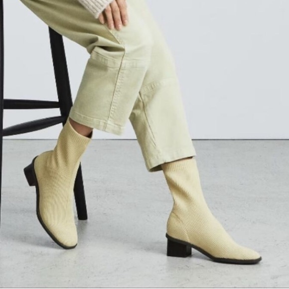 Everlane | Shoes | Everlane Size 7 Reknit Pale Yellow Ribbed Square Toe ...